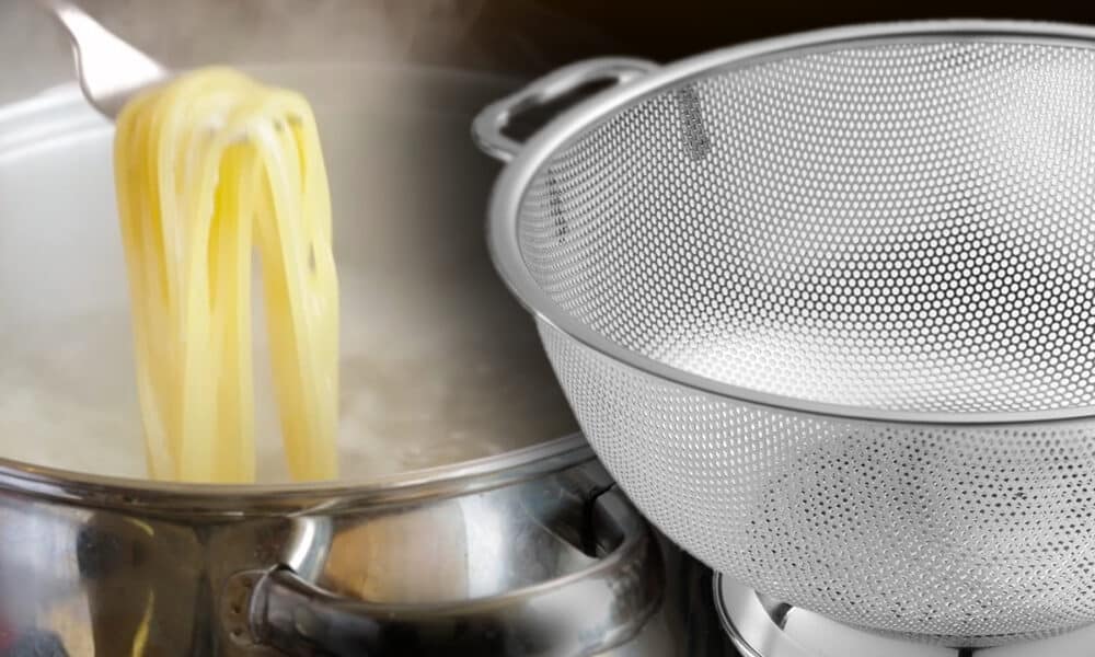 Ai folosit greșit strecurătoarea toată viața. Cum se utilizează corect ...