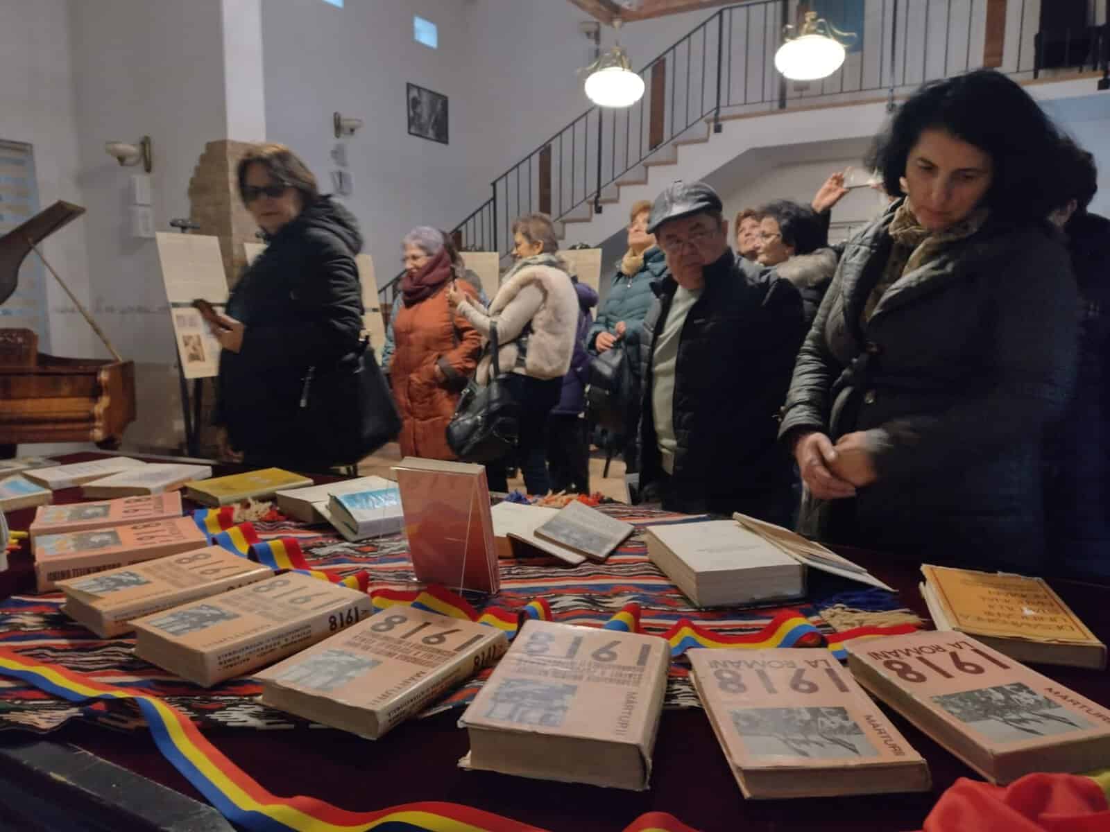 SEBEȘ: Expoziția temporară „Serbările Centenarului nașterii lui Avram ...