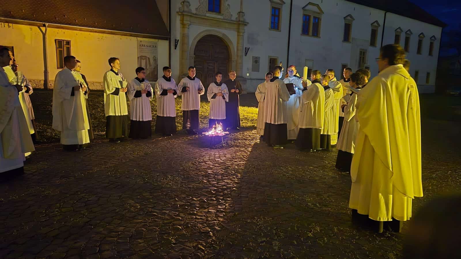 LIVE VIDEO: Slujba romano-catolică de Înviere, la Catedrala „Sfântul ...