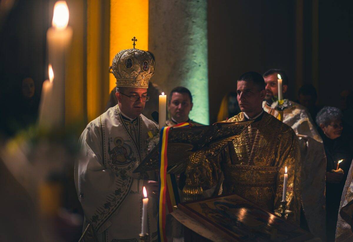 Slujba de Înviere la Catedrala Arhiepiscopală Majoră „Sfânta Treime ...